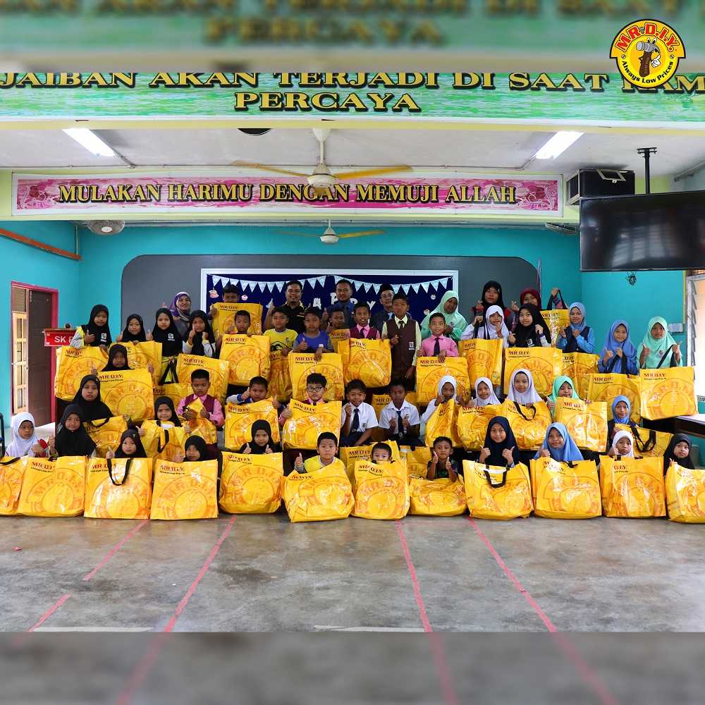 MR.DIY CSR: Back To School Rumah Nur Sakinah | Mr D.I.Y. Group (M) Berhad